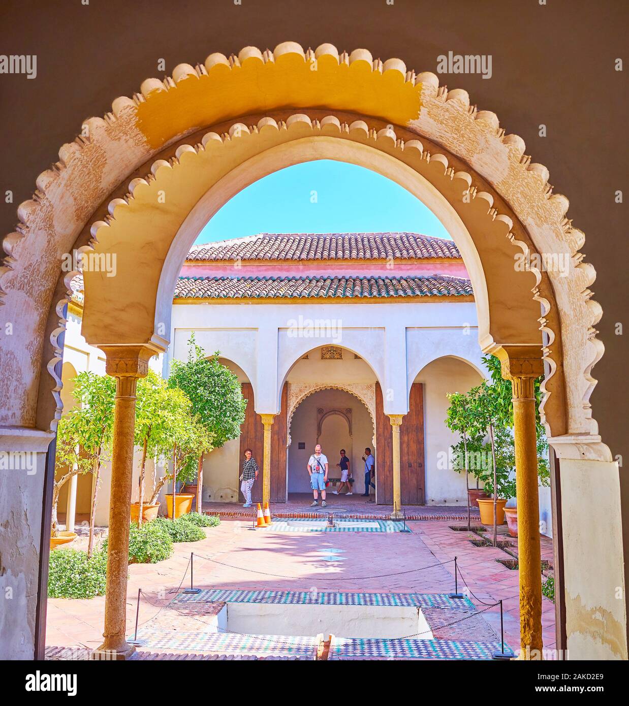 Patio de los naranjos palacio hi-res stock photography and images - Alamy