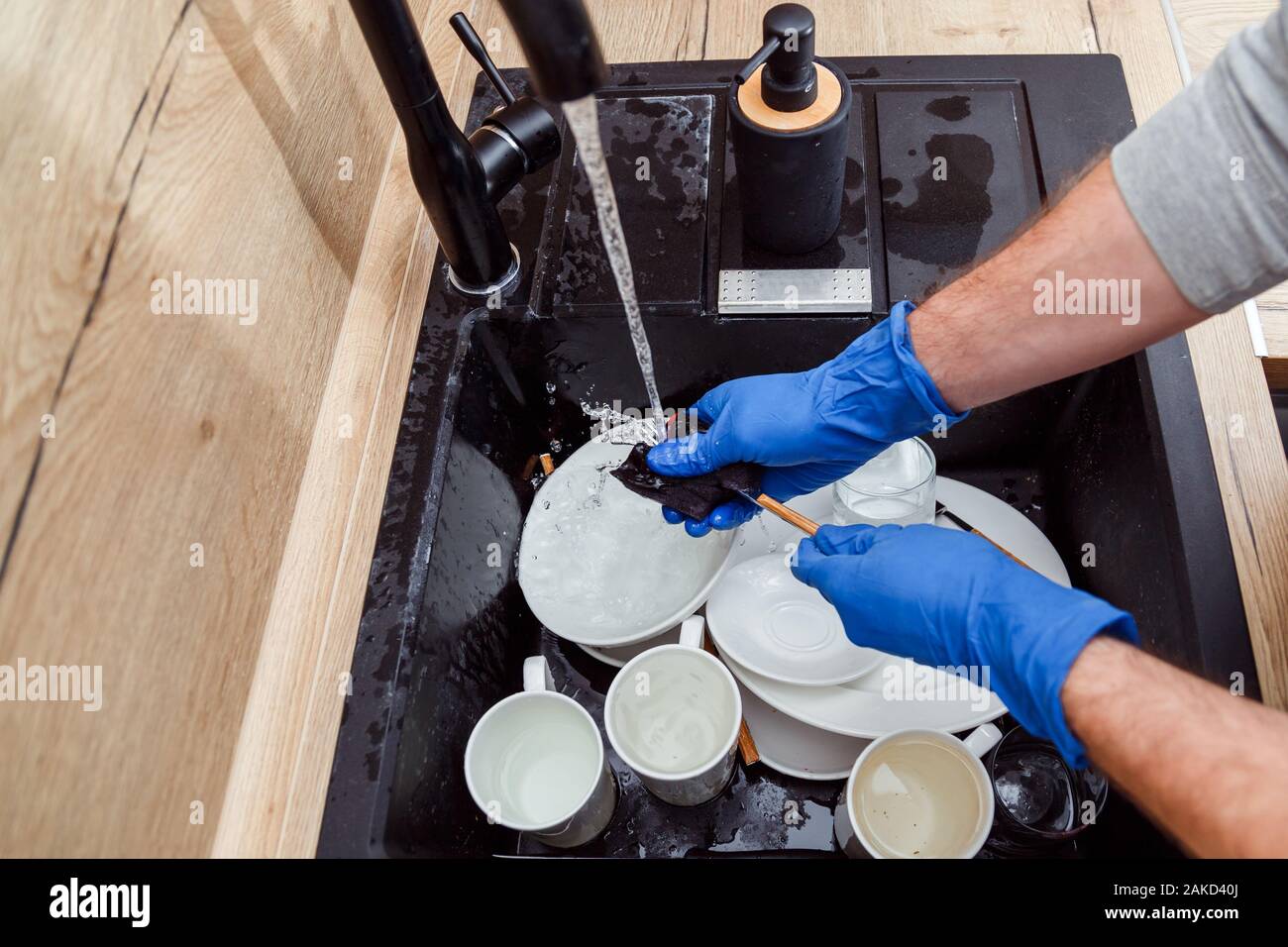 Spoon under water hi-res stock photography and images - Alamy