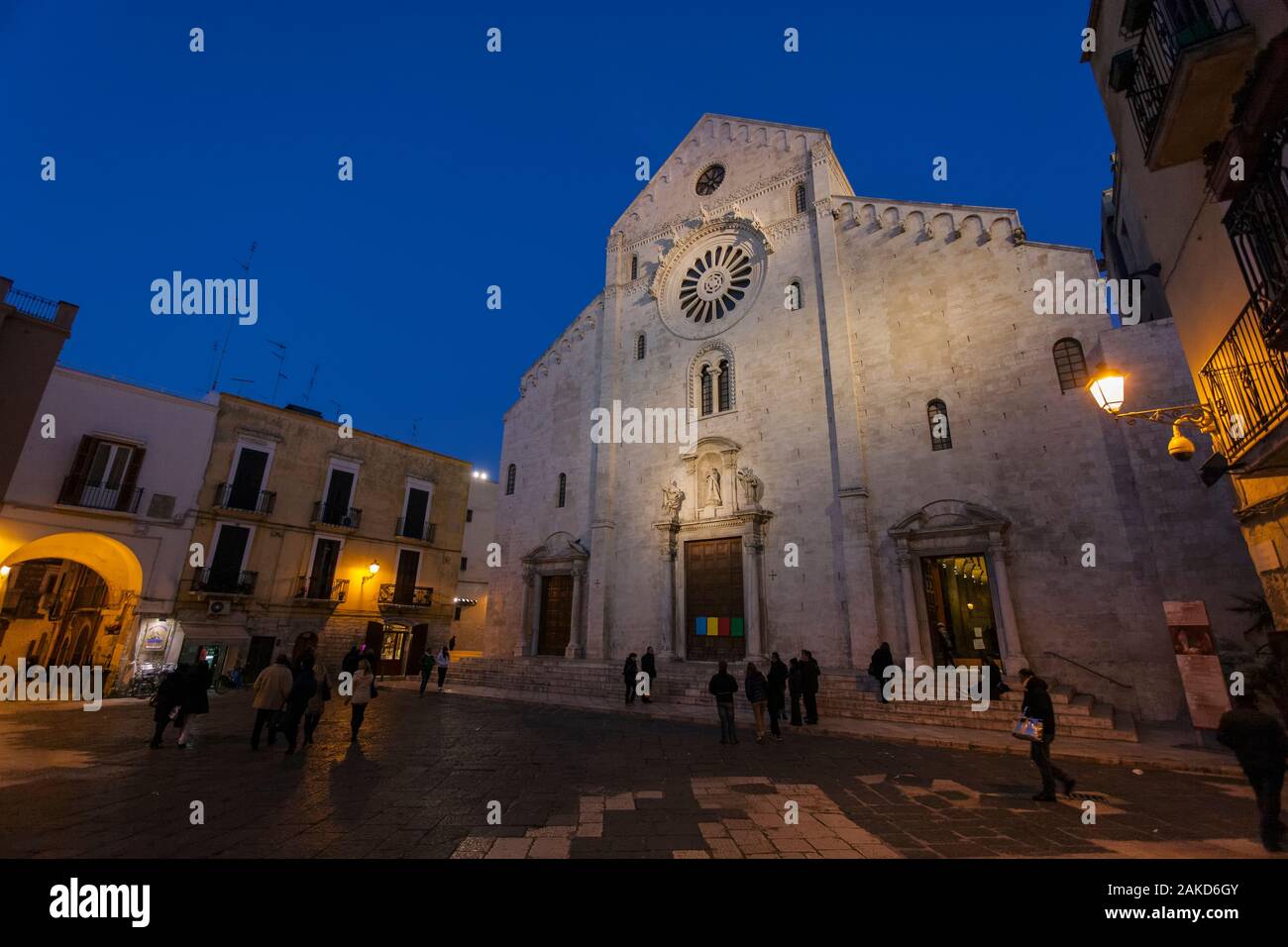 Bari cathedral hi-res stock photography and images - Alamy