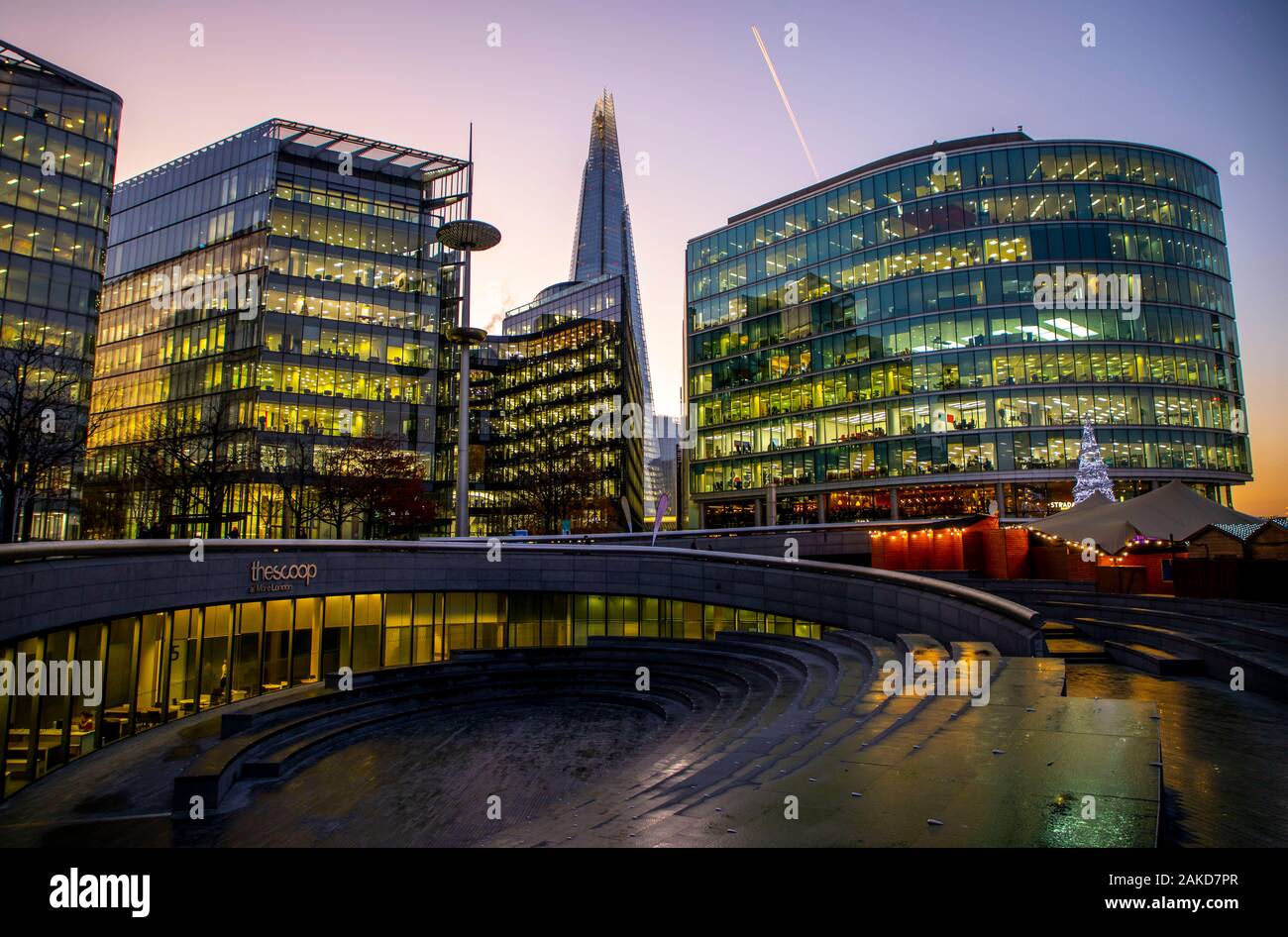 Skyline on the Thames, office building on the waterfront, The Shard ...