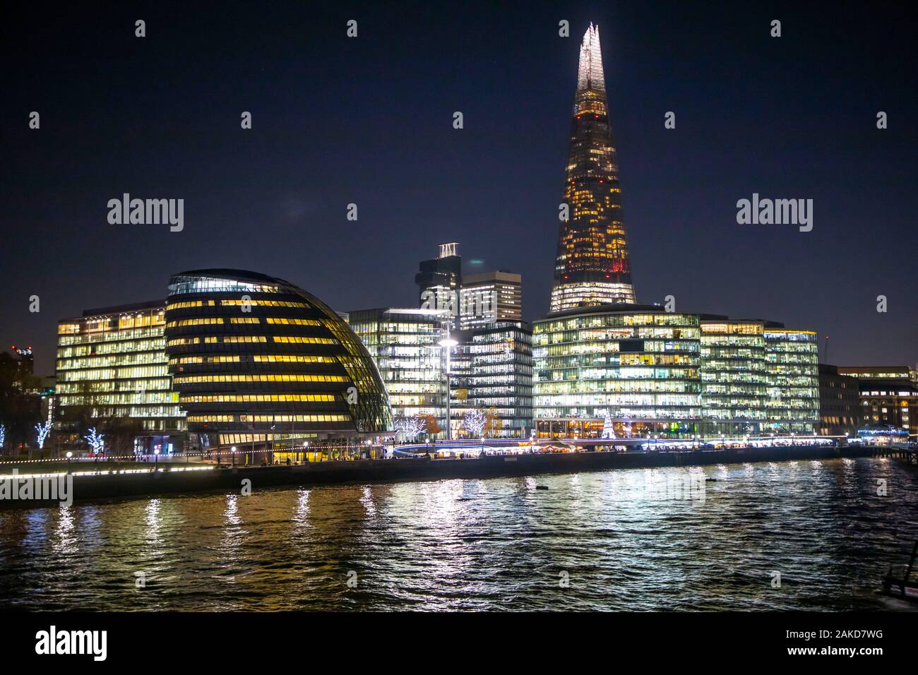 Skyline on the Thames, City Hall, left, office building on the ...