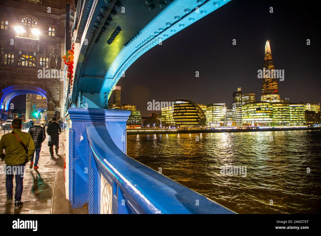 Skyline on the Thames, City Hall, left, office building on the ...