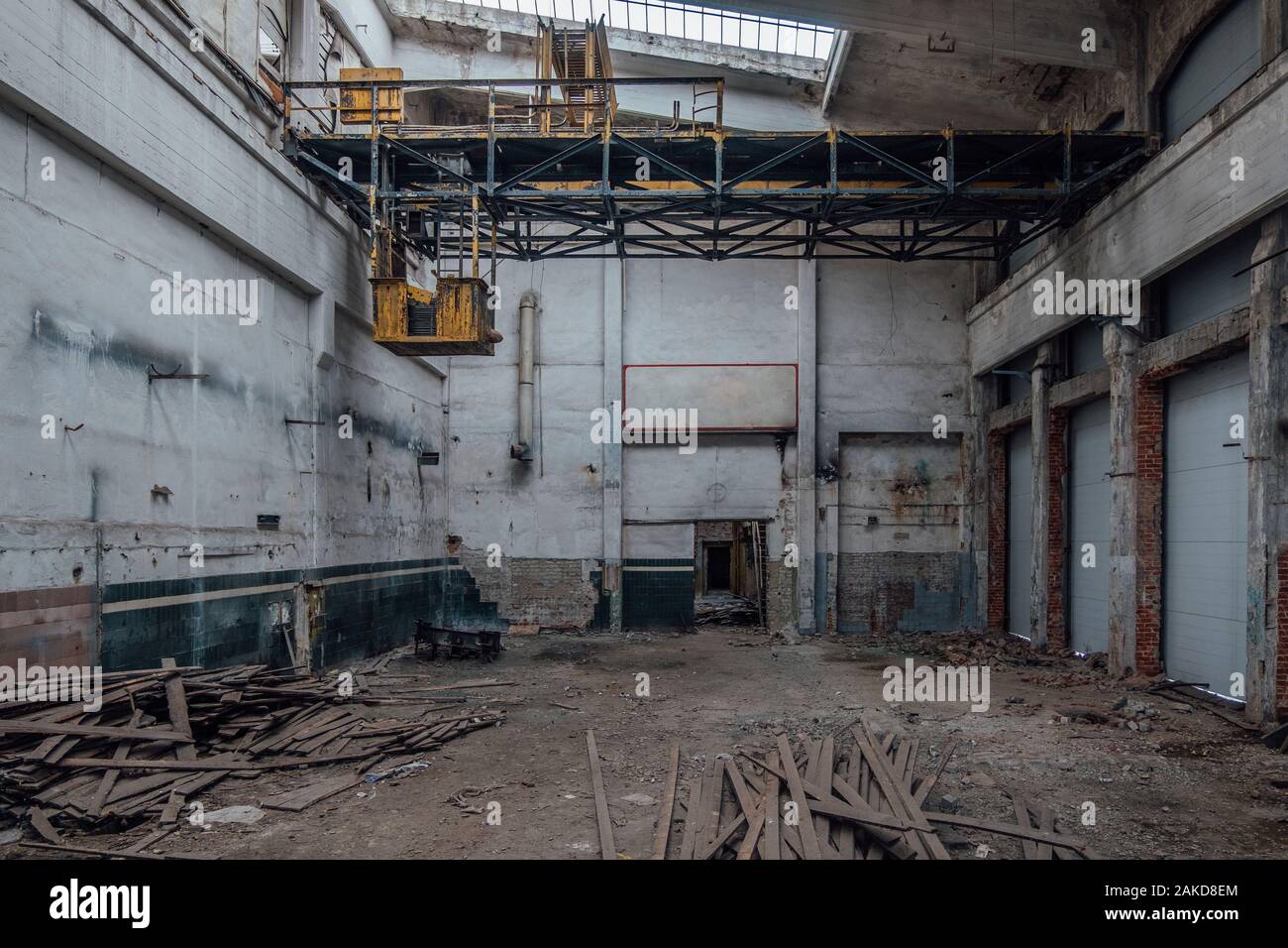 Old abandoned factory interior. Empty ruined workshop Stock Photo - Alamy