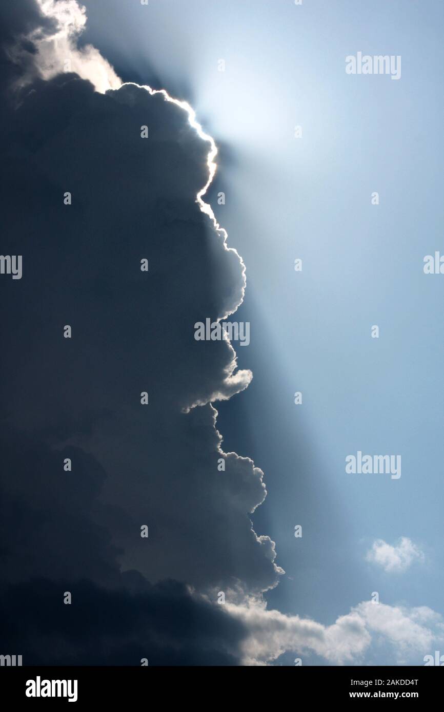 Bright rays sun illuminating hi-res stock photography and images - Alamy