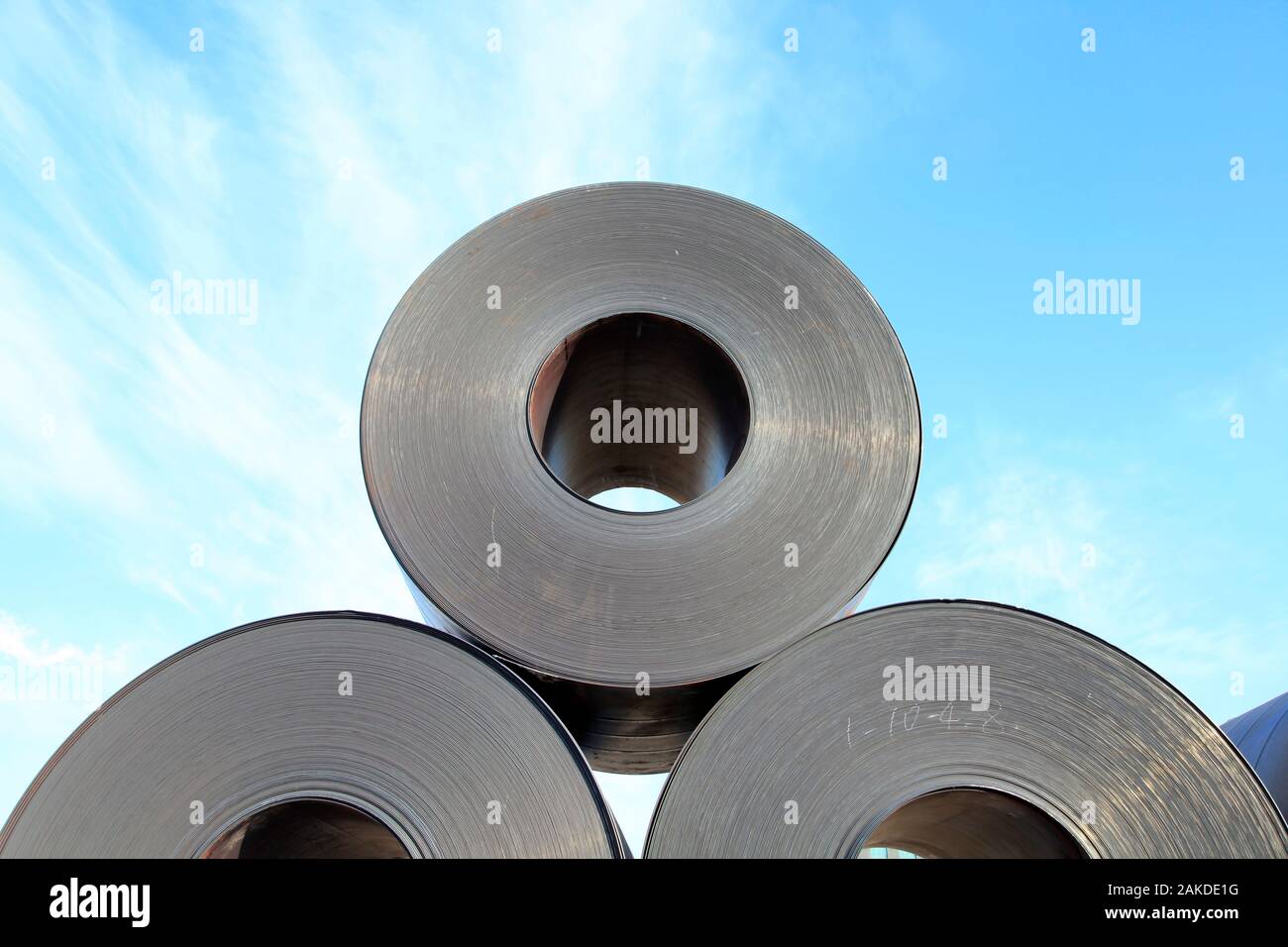 roll steel in harbor, Cold rolled steel coils Stock Photo - Alamy