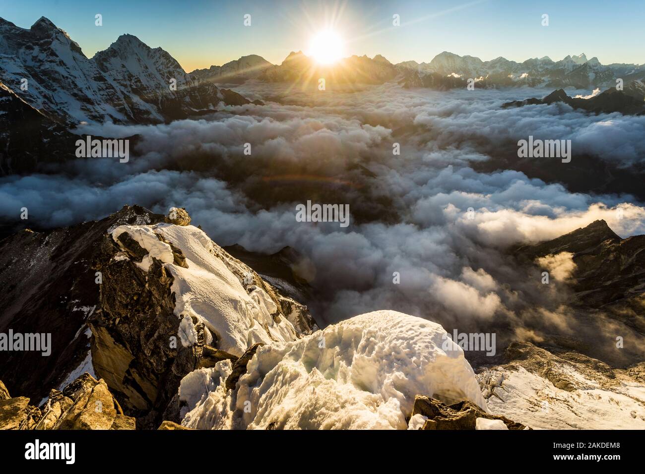 Himalaya mountains sunset hi-res stock photography and images - Alamy