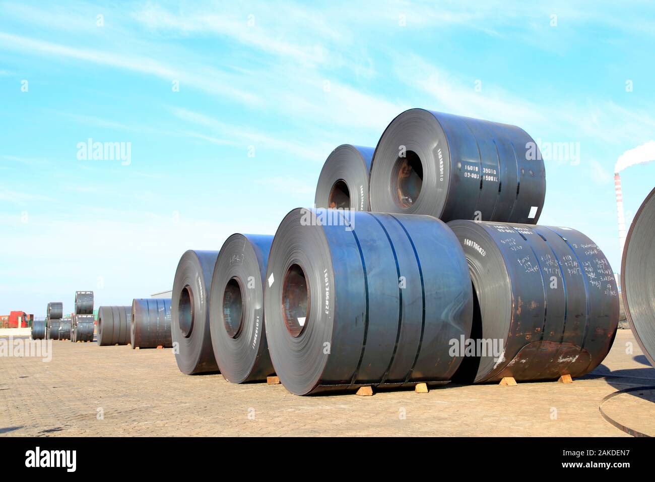 roll steel in harbor, Cold rolled steel coils Stock Photo - Alamy