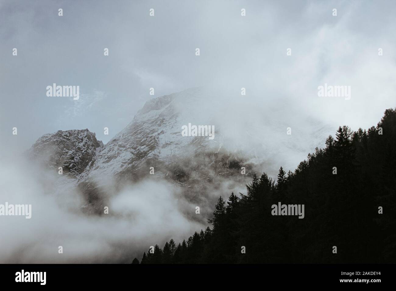 Misty cloud in snowy mountain hi-res stock photography and images - Alamy