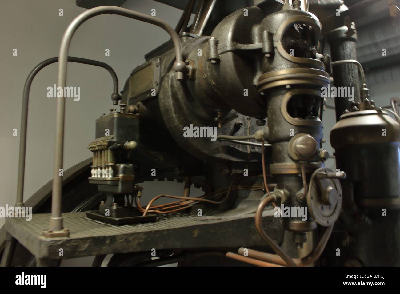 Italian Industrial Diesel generator, early 1900, museum of science and ...