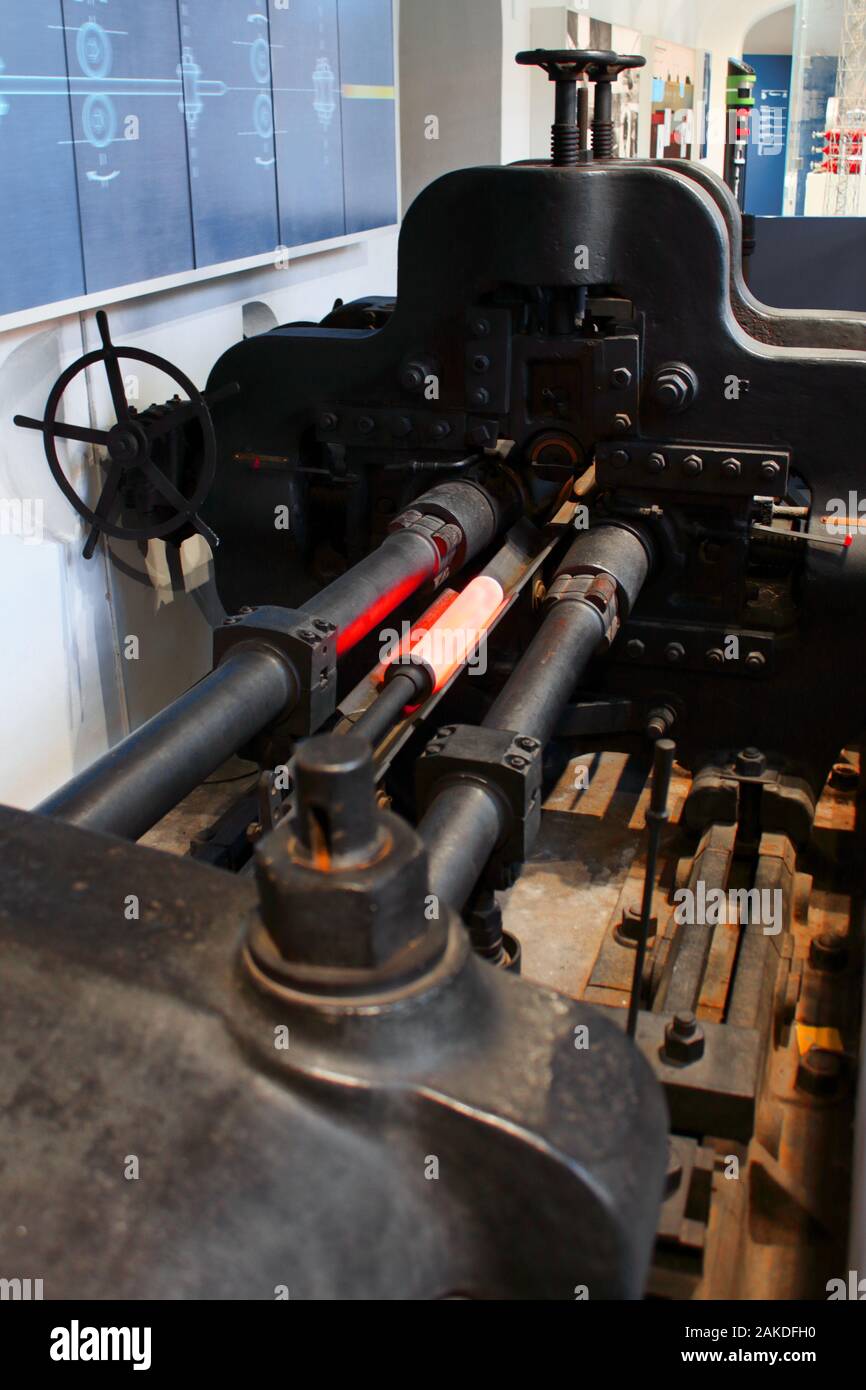 Italian Industrial Diesel generator, early 1900, museum of science and ...
