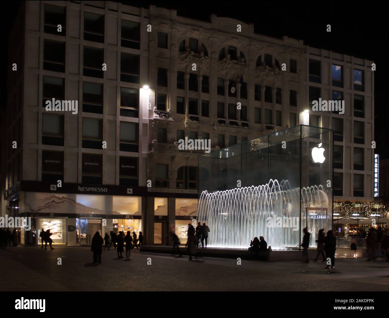 Apple store architecture hi-res stock photography and images - Alamy