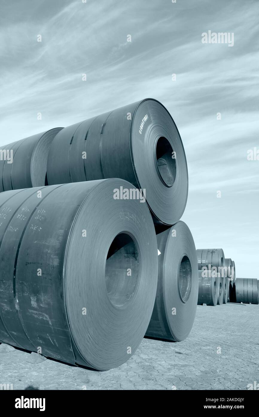 roll steel in harbor, Cold rolled steel coils Stock Photo - Alamy