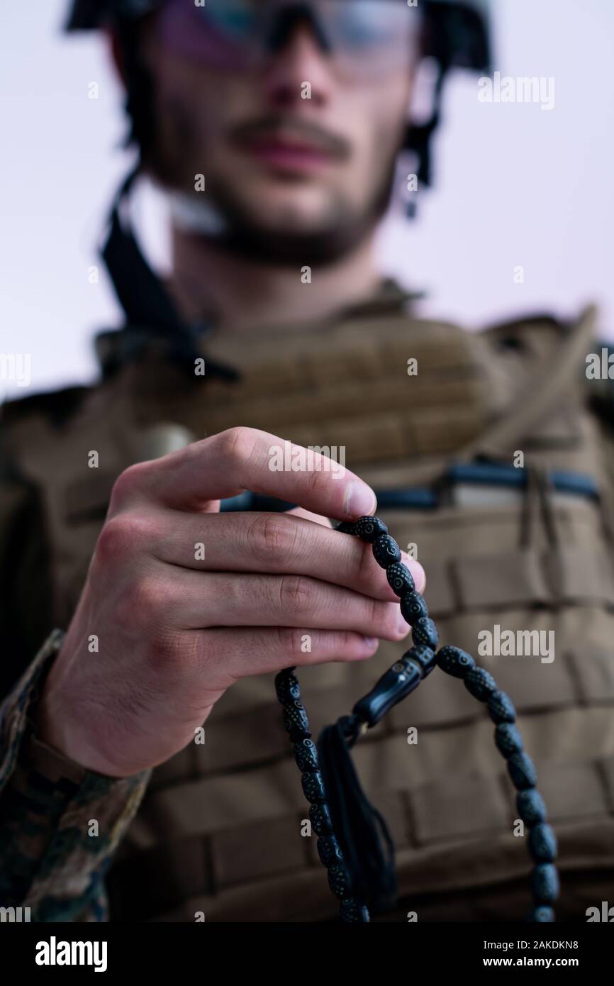 Muslim soldier praying hi-res stock photography and images - Alamy