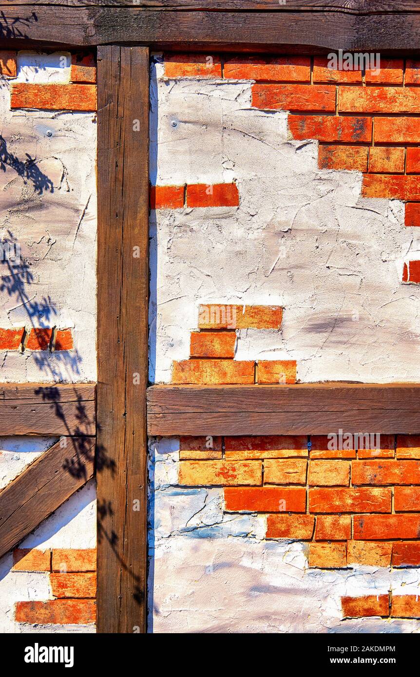 Timber frame and bricks detail hi-res stock photography and images - Alamy