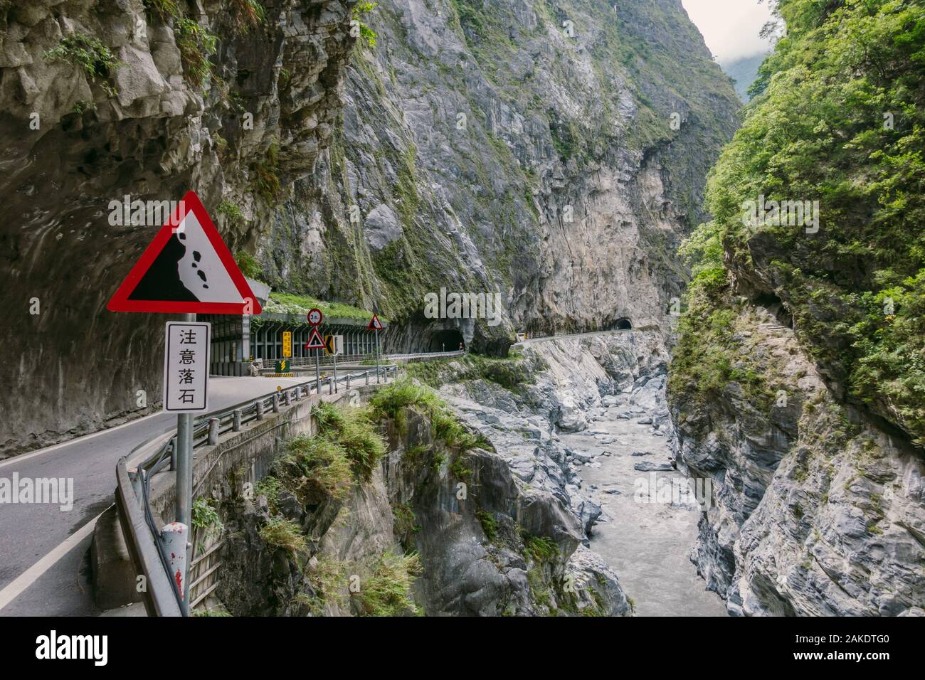 A road sign warning of rock fall in Taroko National Park, Taiwan Stock ...