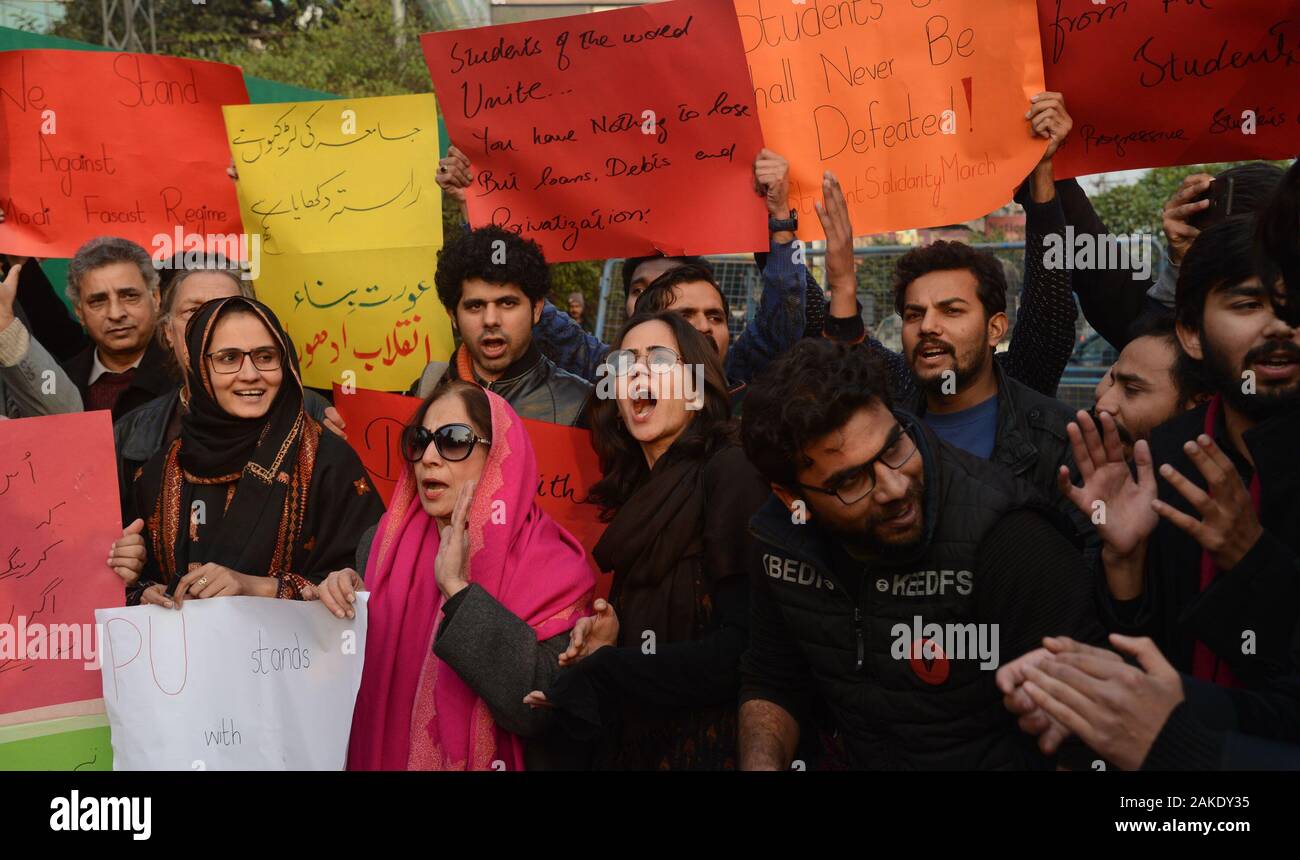 Lahore, Pakistan. 08th Jan, 2020. Pakistani students from different ...