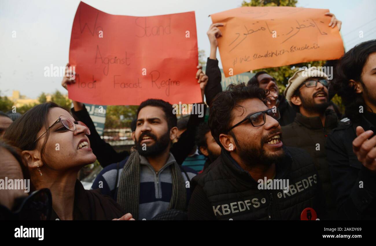 Lahore, Pakistan. 08th Jan, 2020. Pakistani students from different ...