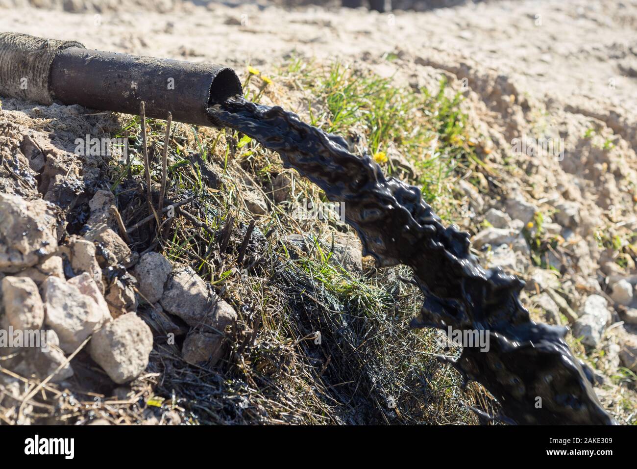 Oil spill factory hi-res stock photography and images - Alamy