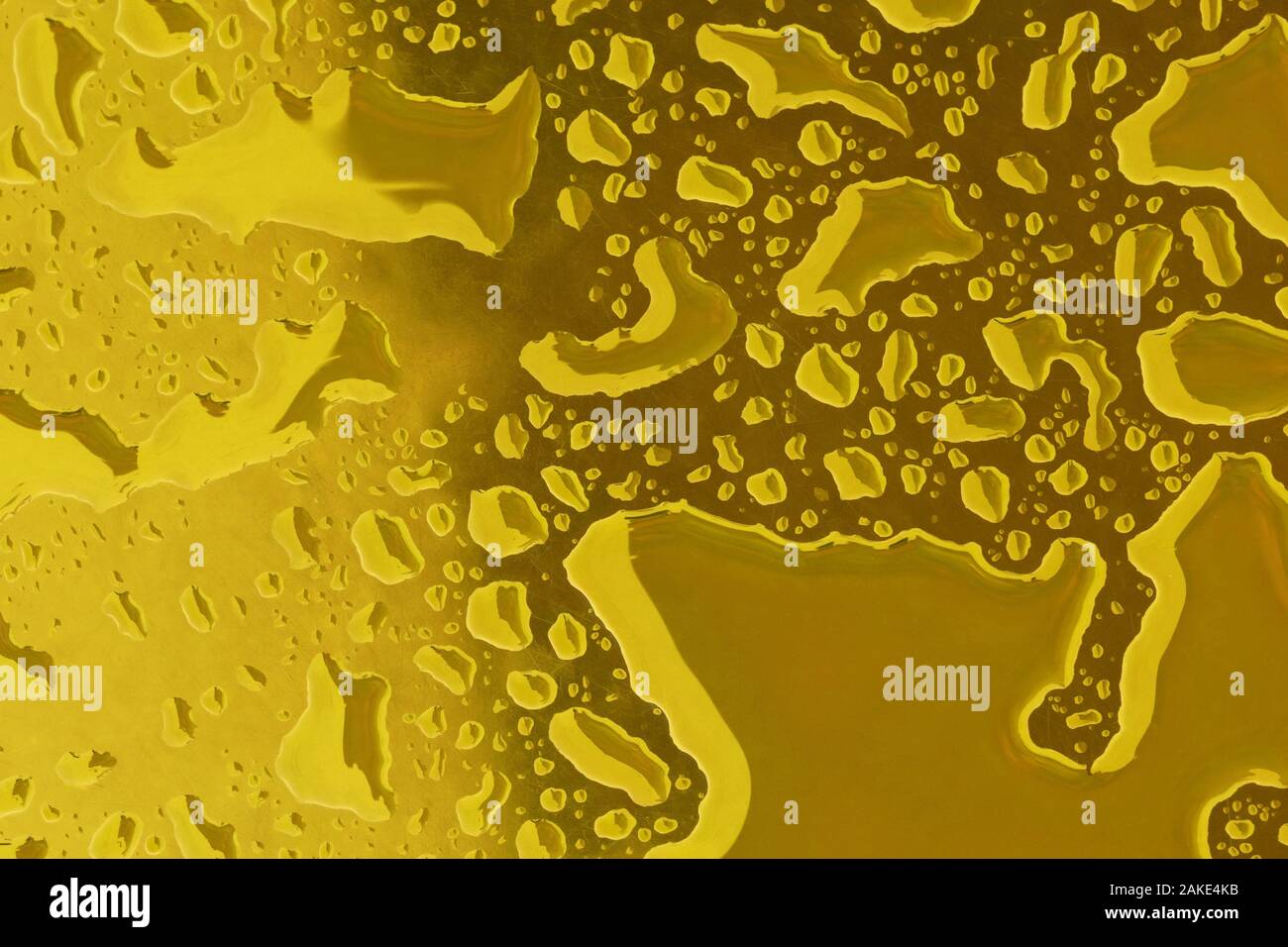 Drops of gold hi-res stock photography and images - Alamy