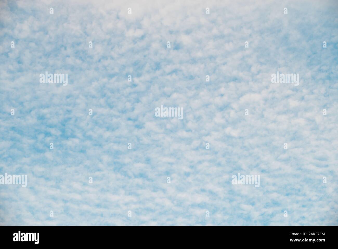Little cumulus cloud hi-res stock photography and images - Alamy