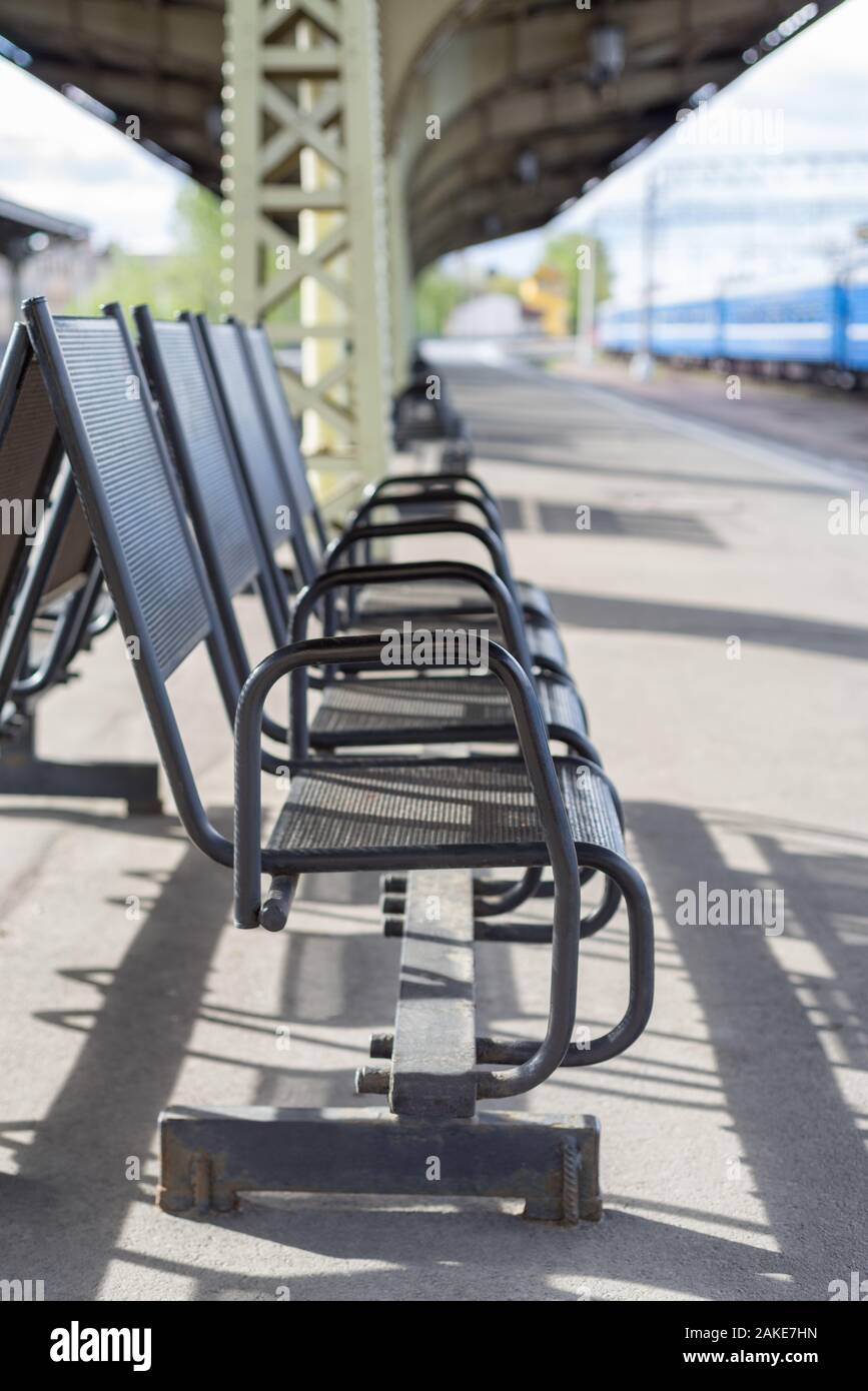 Waiting bench in subway metro hi-res stock photography and images - Alamy