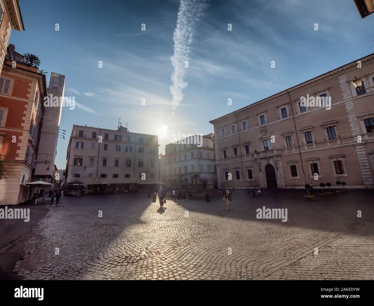 Tourists in trastevere rome hi-res stock photography and images - Alamy
