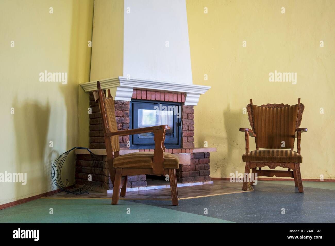 Old fashioned fireplace in manor house Stock Photo - Alamy