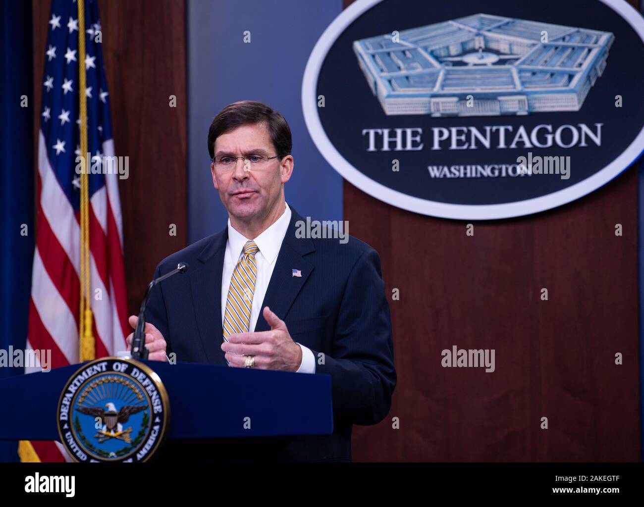 Pentagon press conference hi-res stock photography and images - Alamy