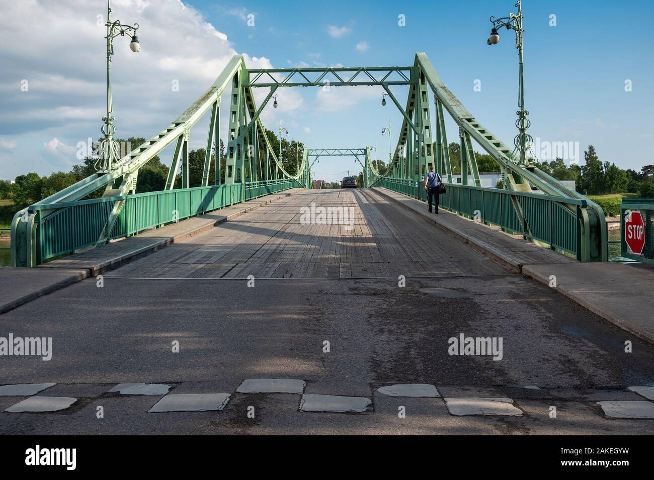 View famous swinging bridge hi-res stock photography and images - Alamy