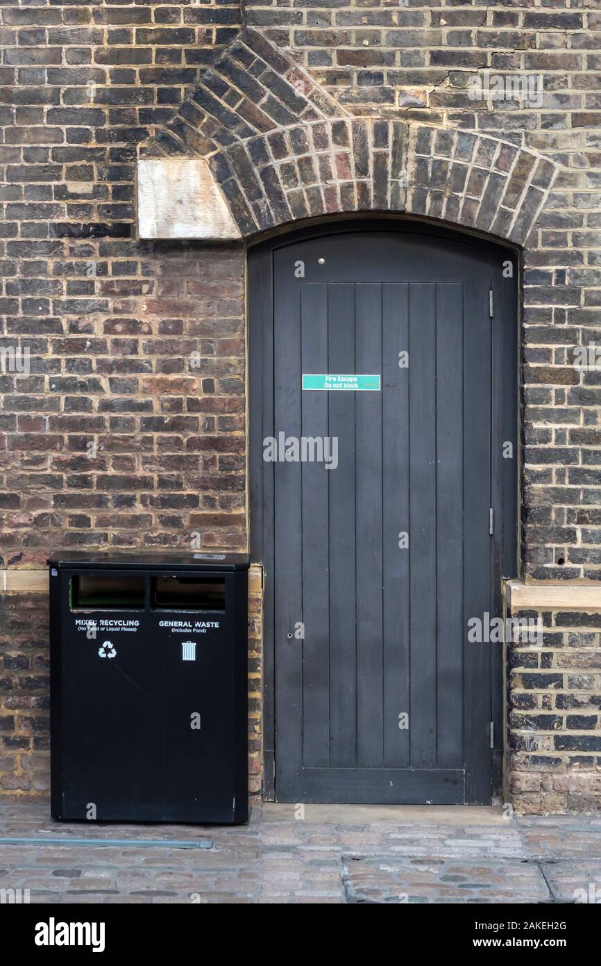 Public recycling hi-res stock photography and images - Alamy