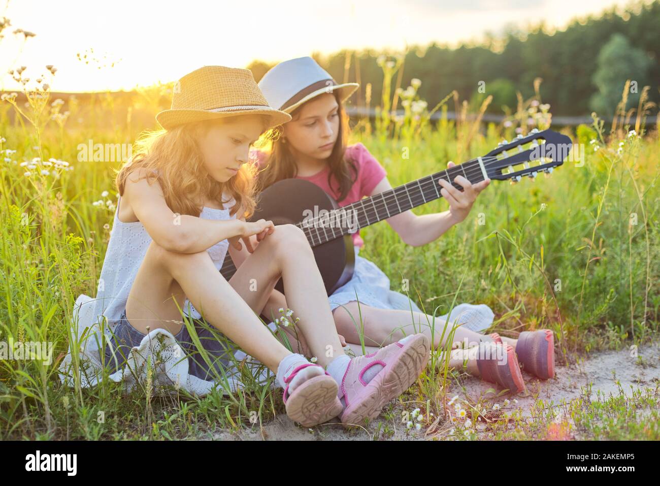 Child stage instrument hi-res stock photography and images - Alamy