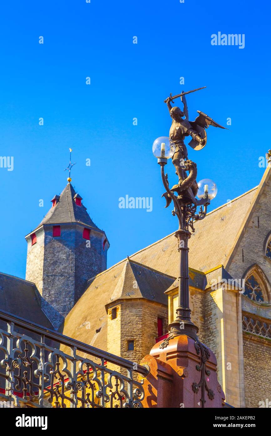 Medieval lantern light hi-res stock photography and images - Alamy