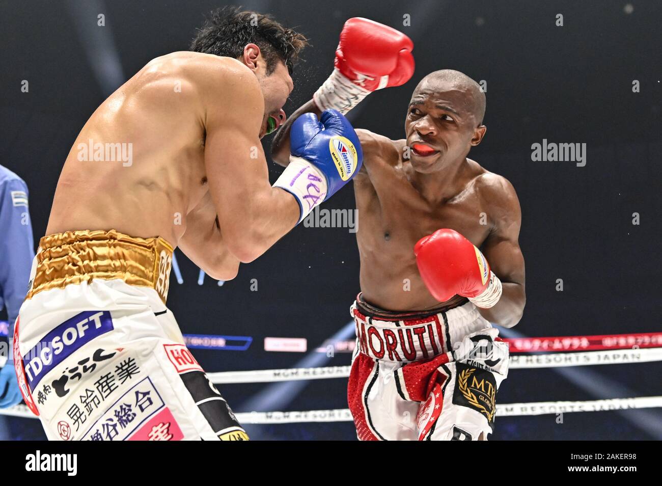 3rd round boxing hi-res stock photography and images - Alamy
