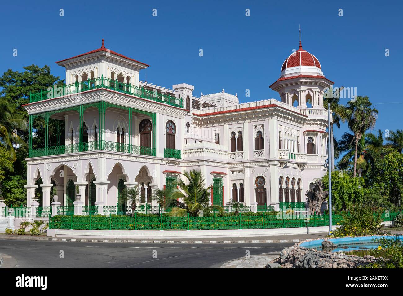 Cuban bodega hi-res stock photography and images - Alamy