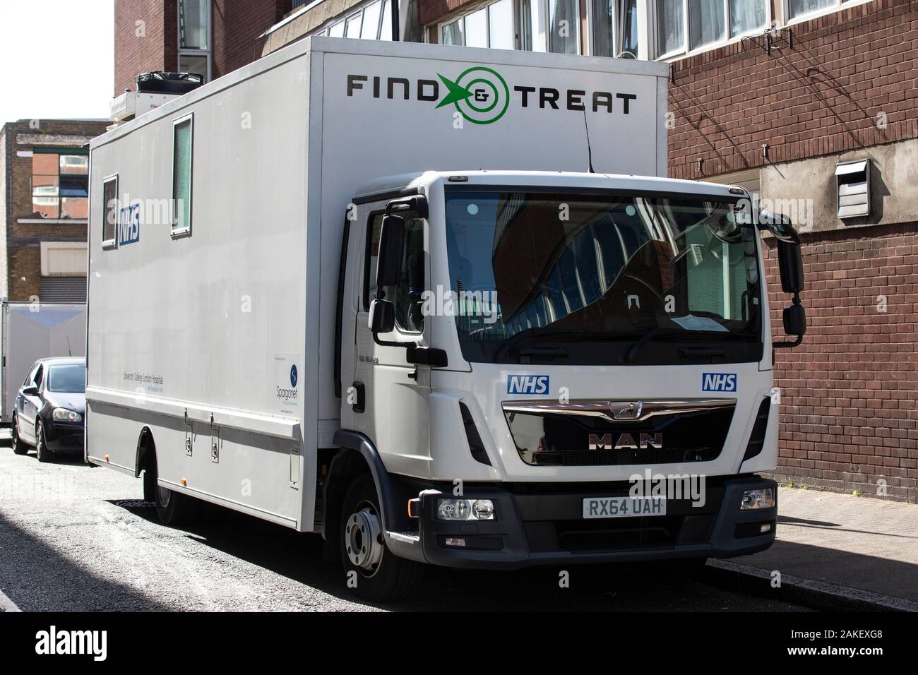 ‘Find and Treat’ NHS Van team that goes out to find homeless people ...