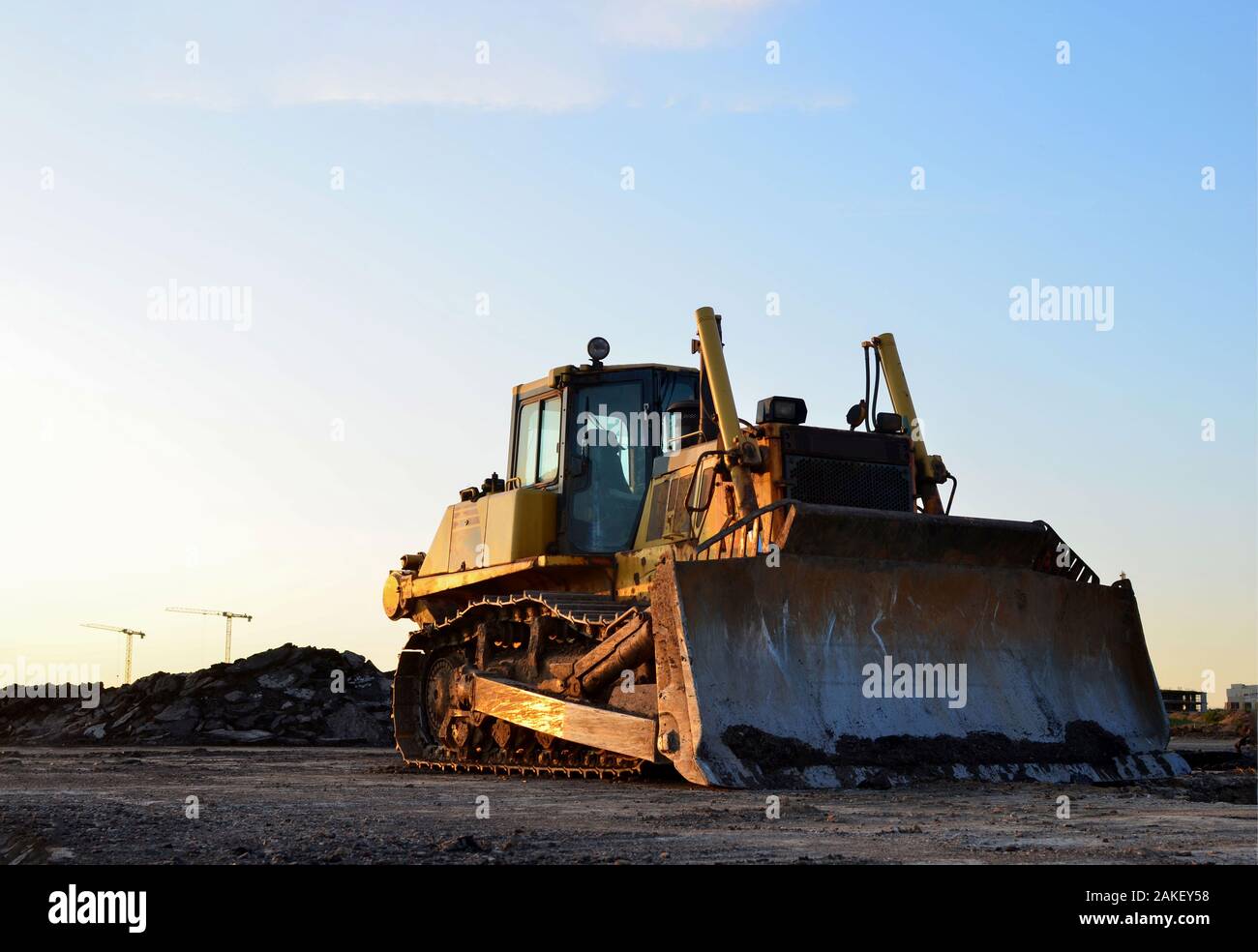 Track-type bulldozer, earth-moving equipment. Land clearing, grading ...