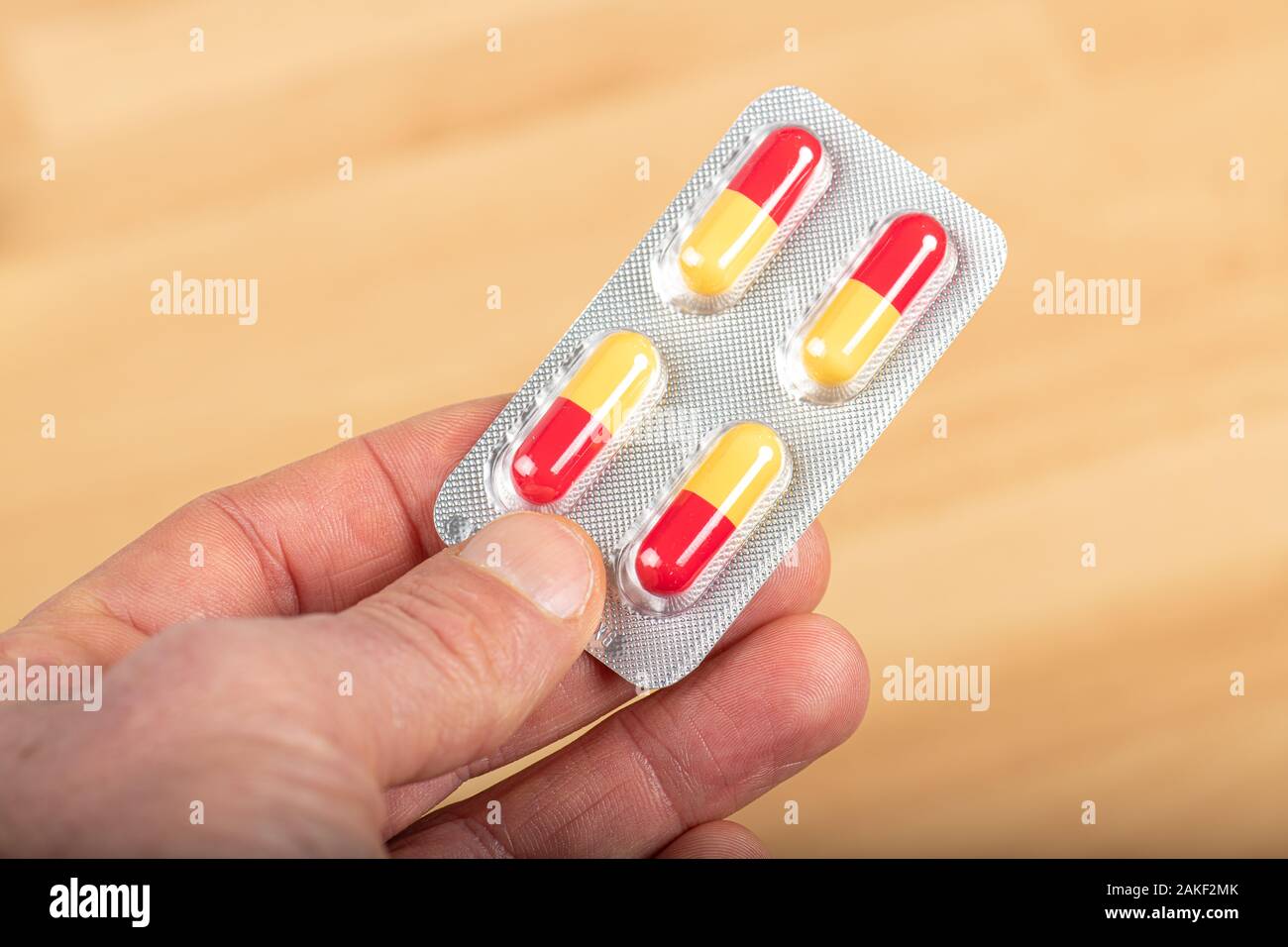 Paracetamol hand hi-res stock photography and images - Alamy