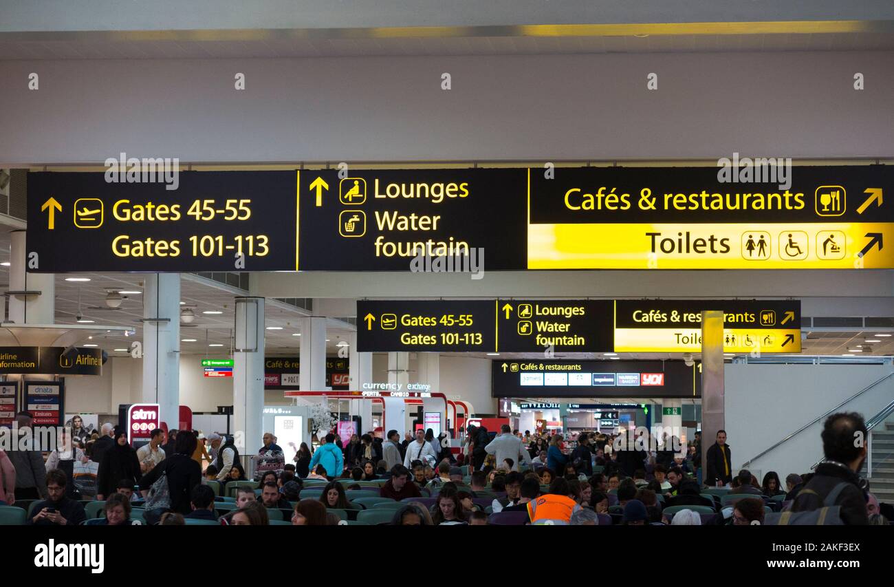 Gate numbers hi-res stock photography and images - Alamy