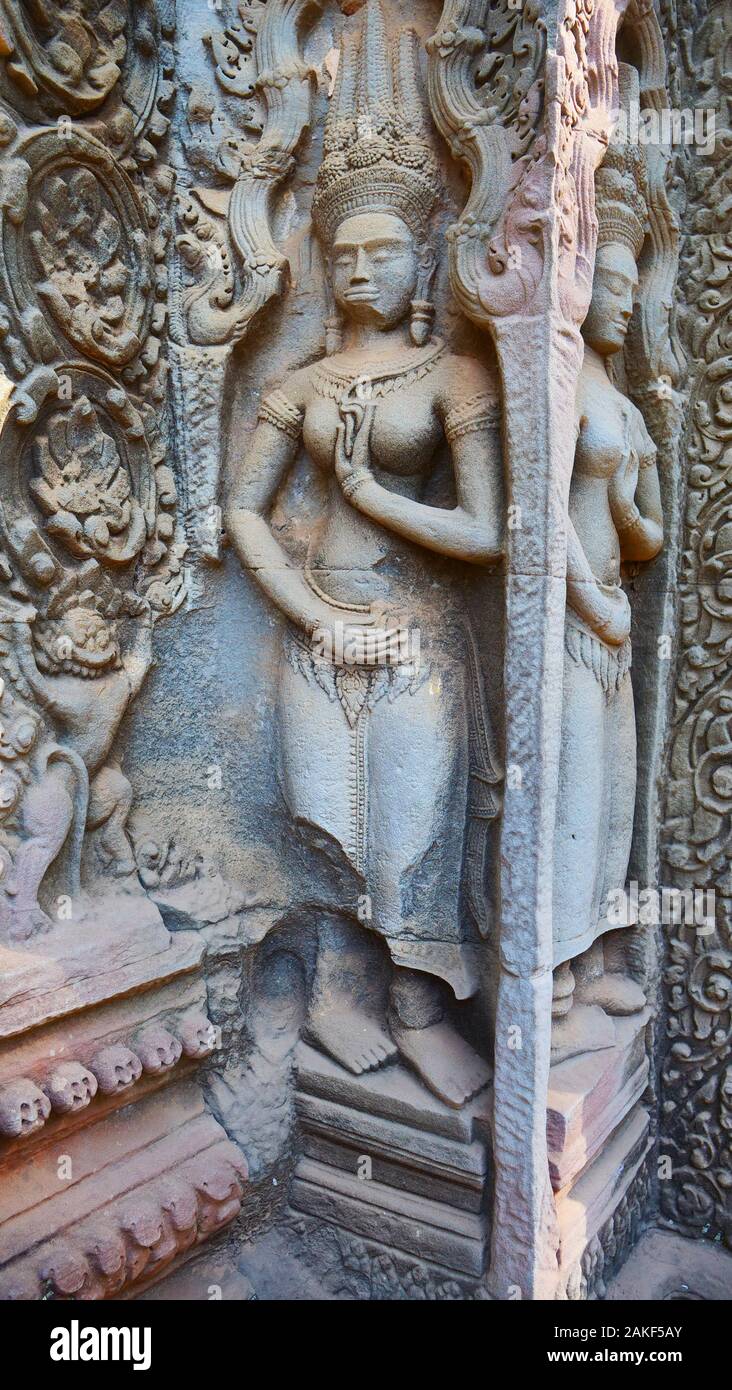 Stone rock carving art at Ta Prohm Temple in Angkor wat complex, Siem ...