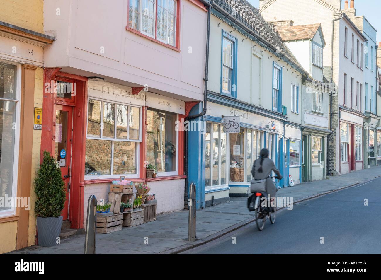 UK, England, Cambridgeshire, Cambridge, Magdalene Street, Shops Stock ...