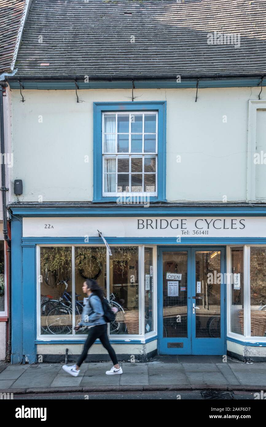 UK, England, Cambridgeshire, Cambridge, Magdalene Street, Shops Stock ...
