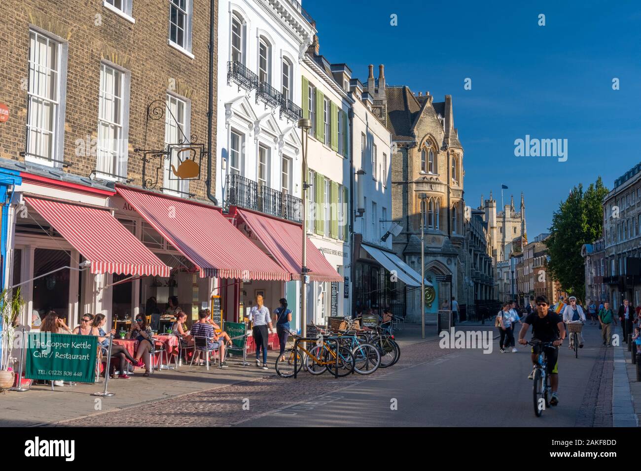 Parade of shops hi-res stock photography and images - Alamy
