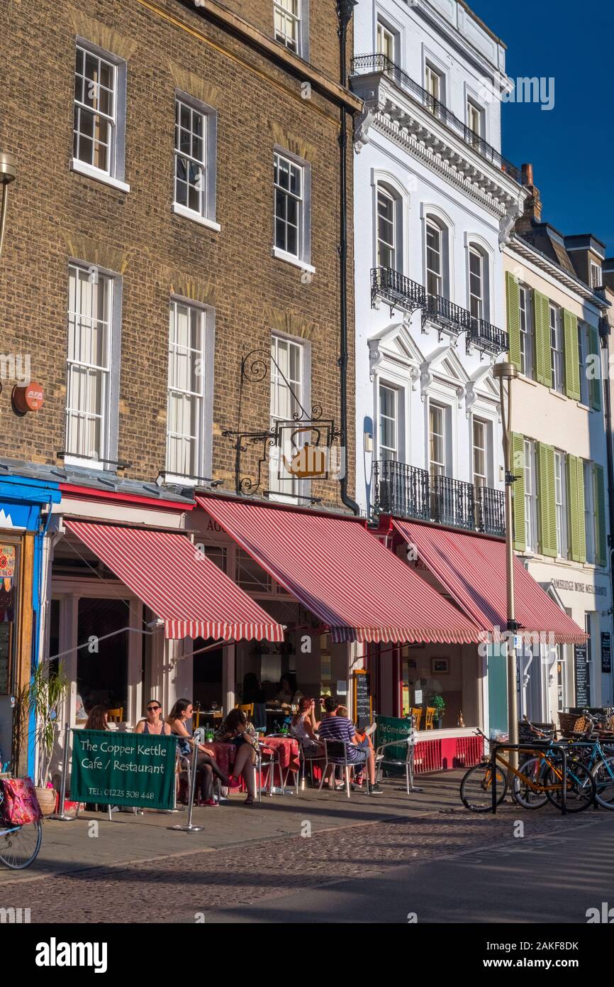 Parade of shops hi-res stock photography and images - Alamy