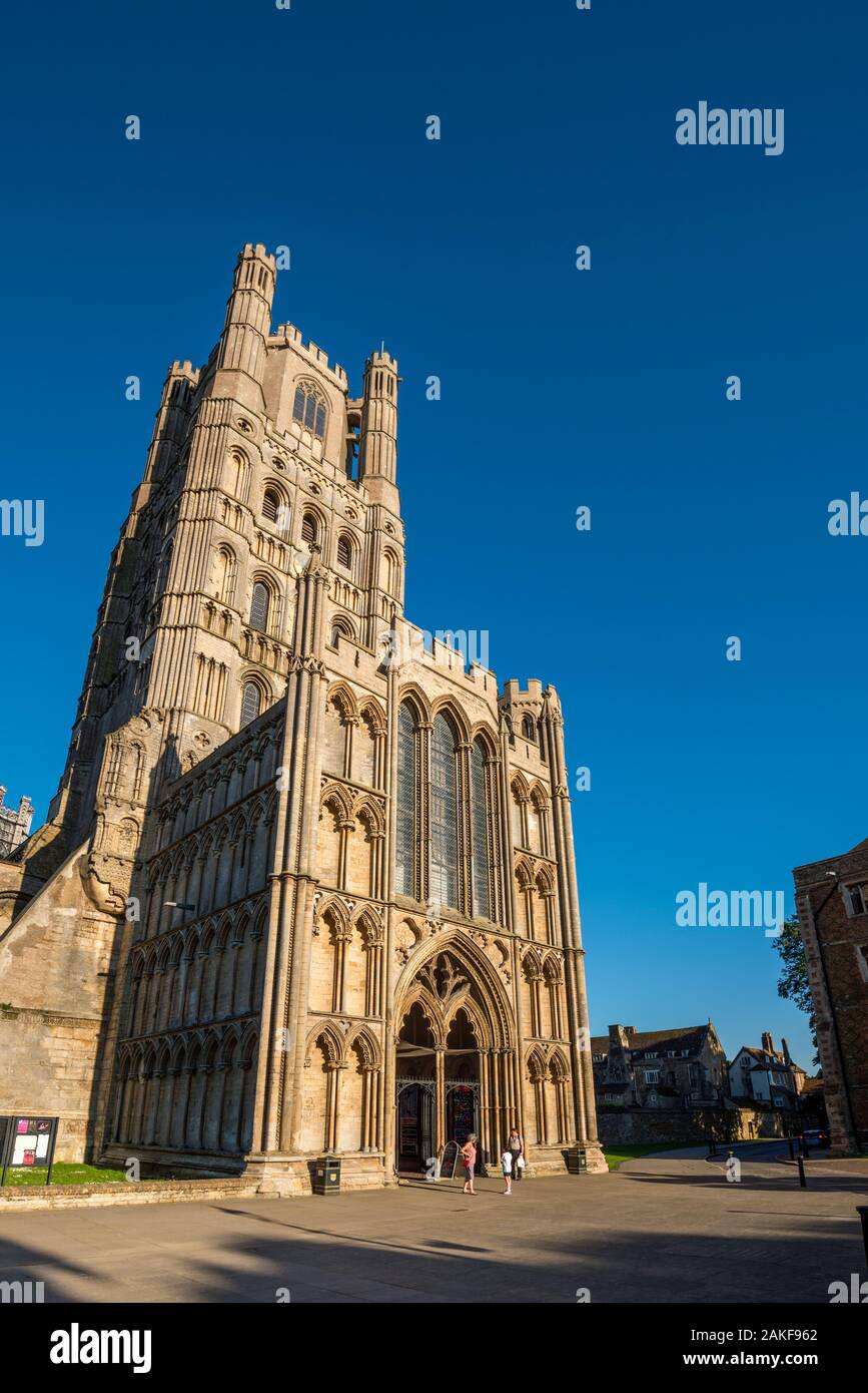 Ely cathedral england hi-res stock photography and images - Alamy