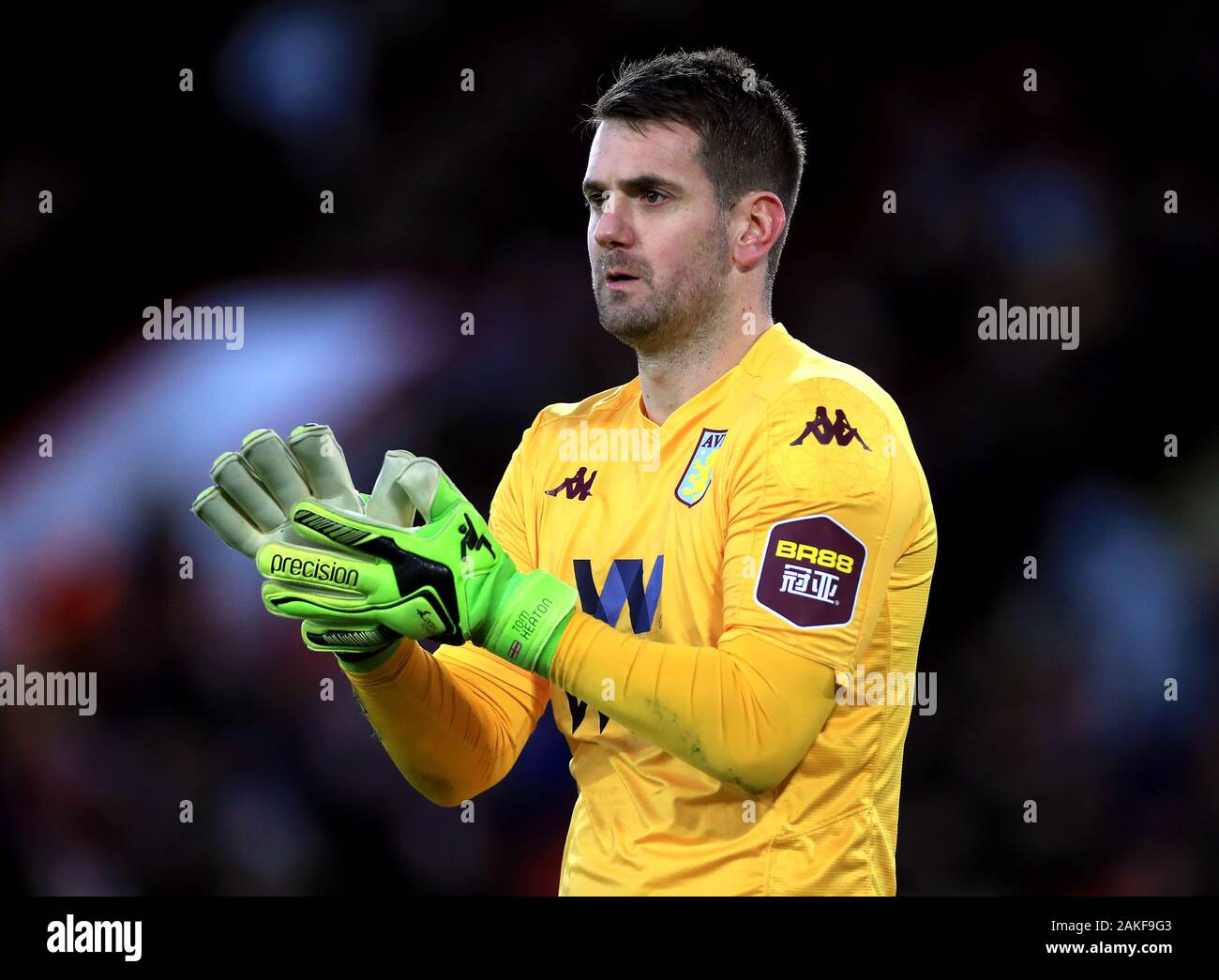 Aston Villa goalkeeper Tom Heaton Stock Photo - Alamy