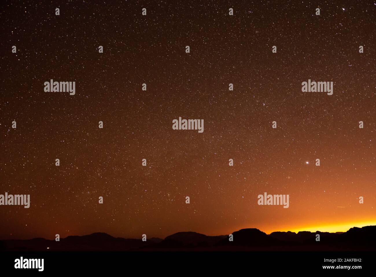 Wadi rum night hi-res stock photography and images - Alamy