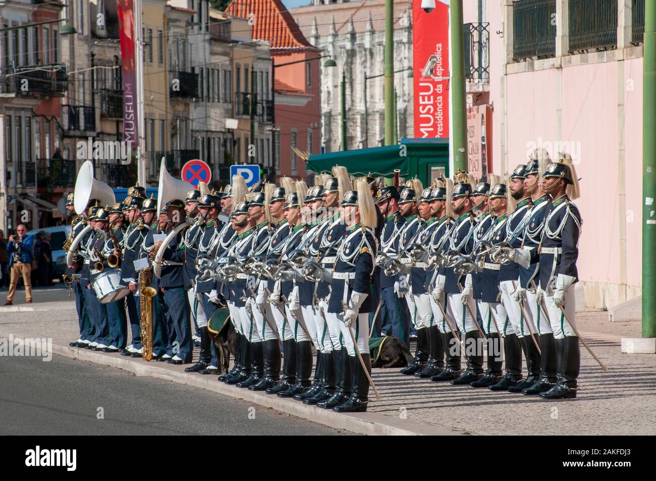 Guard of honour parade hi-res stock photography and images - Alamy
