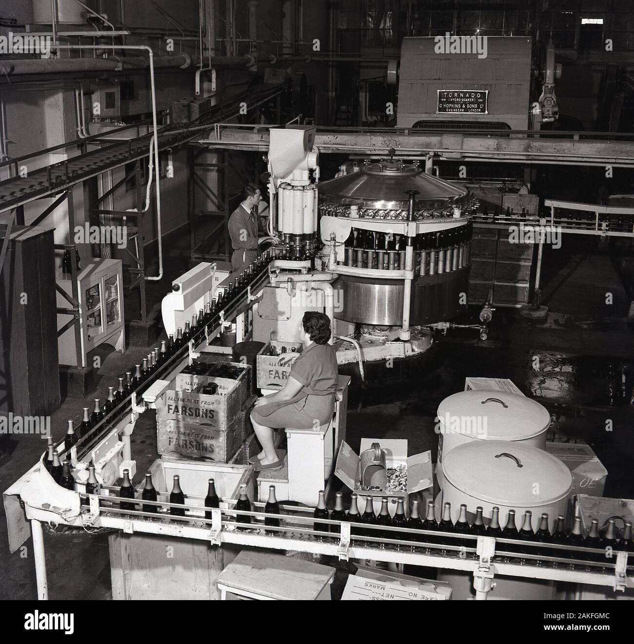 Historical 1950s female factory workers hi-res stock photography and ...