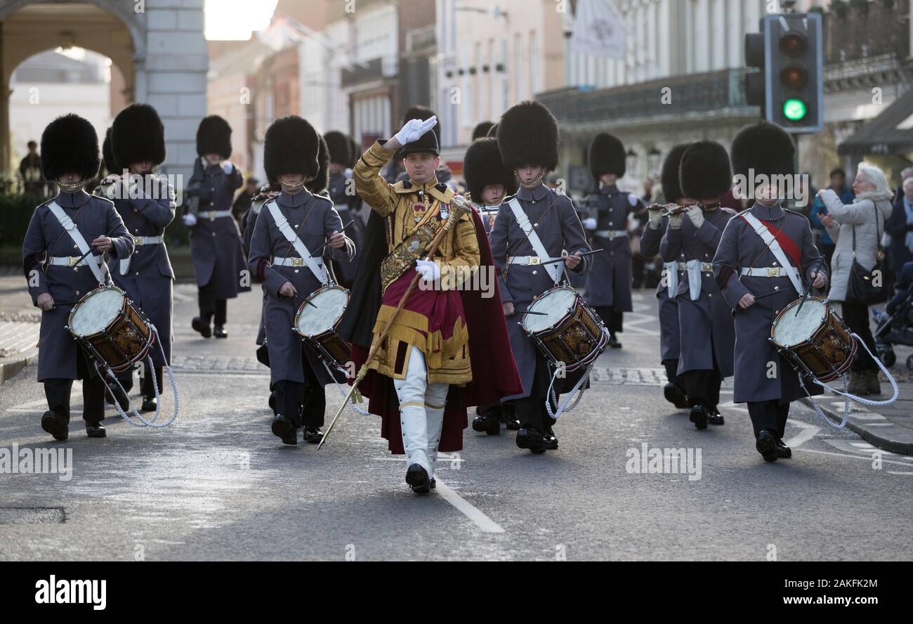 Guards band windsor changing of guards windsor high street hi-res stock ...