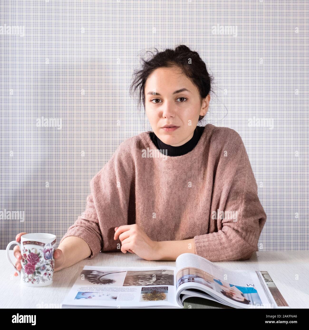 Tea magazine hi-res stock photography and images - Alamy